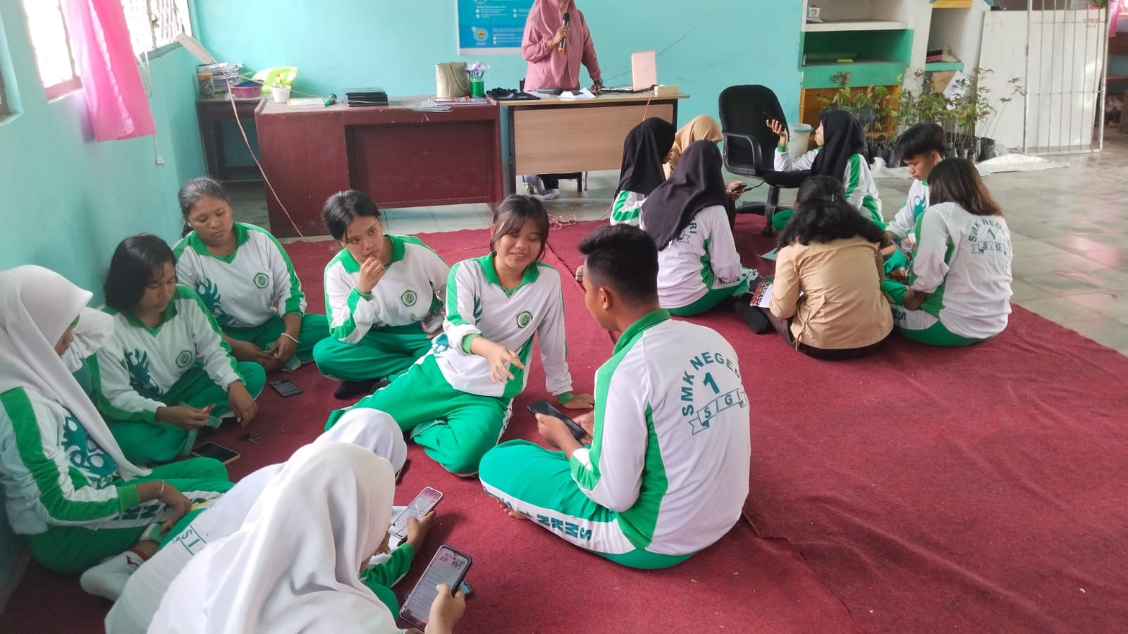 Pengaruh Lingkungan Keluarga Terhadap Prilaku Bullying Pada Anak di Sekolah - SMKN 1 Sigi ...